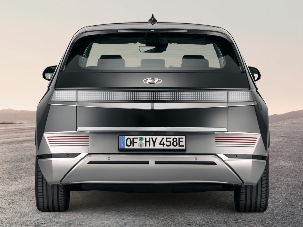 Hyundai Tailgate trim line, brushed – Hyundai Accessories